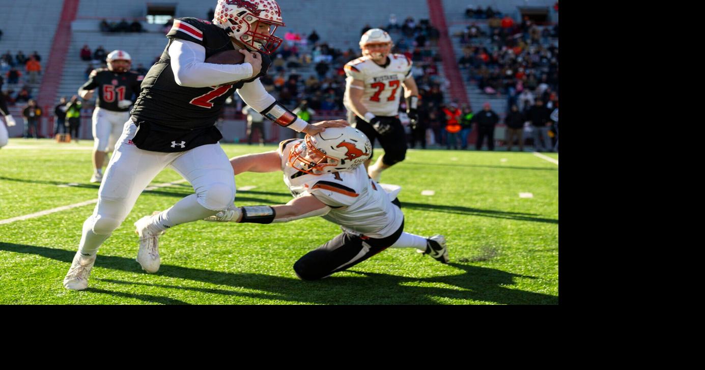 Big plays on fourth down spark Sandy Creek to win vs. Stanton in tight ...