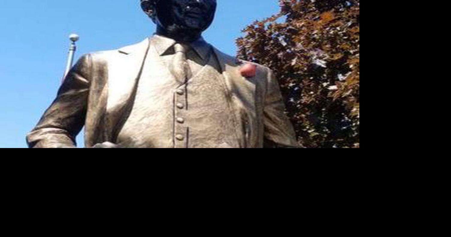 Police investigate after statue of Pierre Trudeau defaced in Vaughan ...