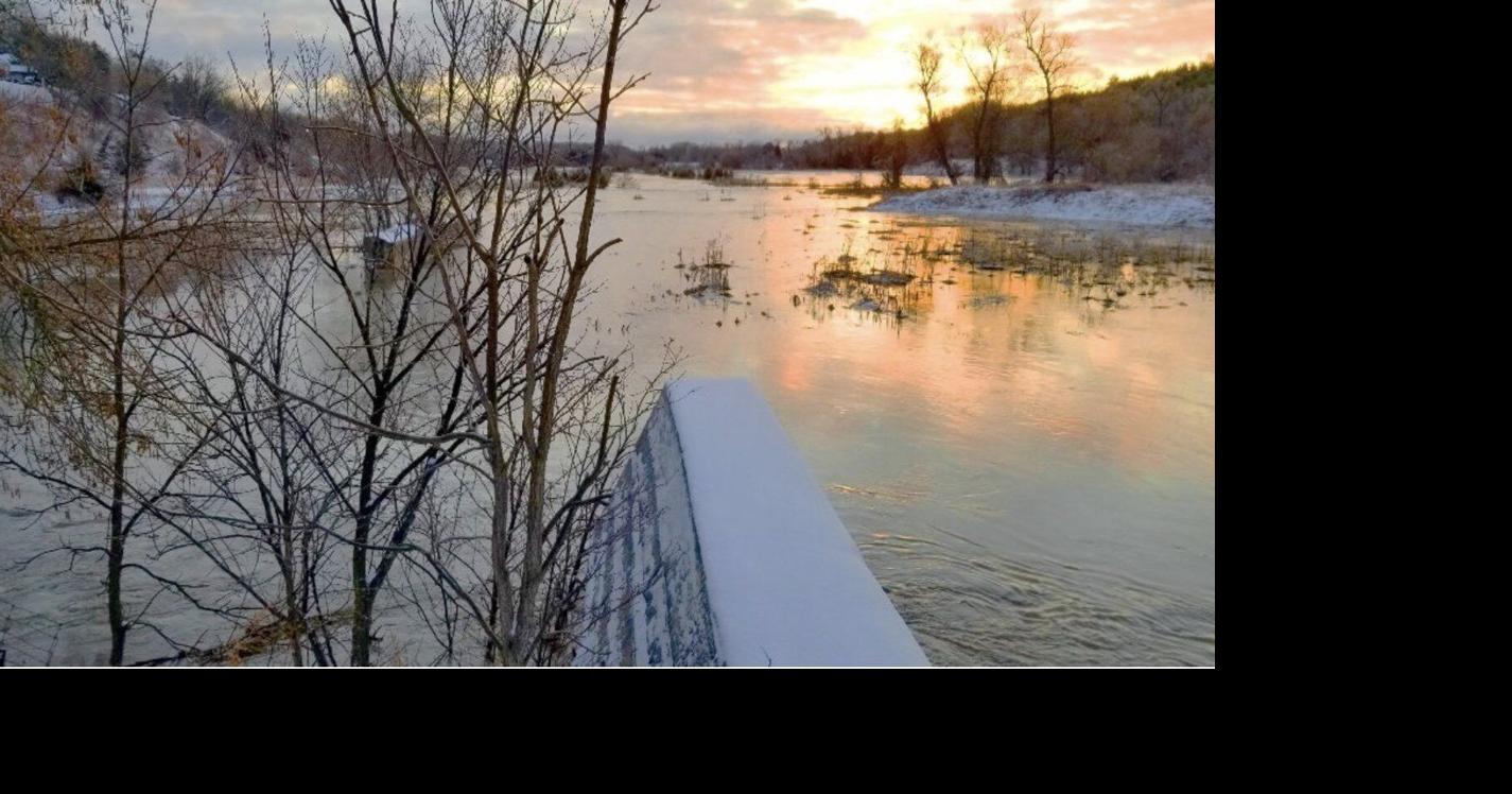 Shoreline flood warning in effect in Georgina