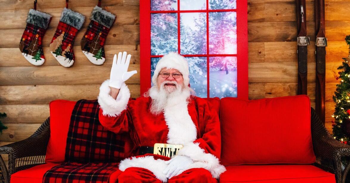 Santa Holiday Spirit Now At Newmarket S Upper Canada Mall