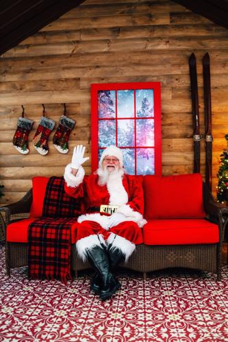 Santa Holiday Spirit Now At Newmarket S Upper Canada Mall