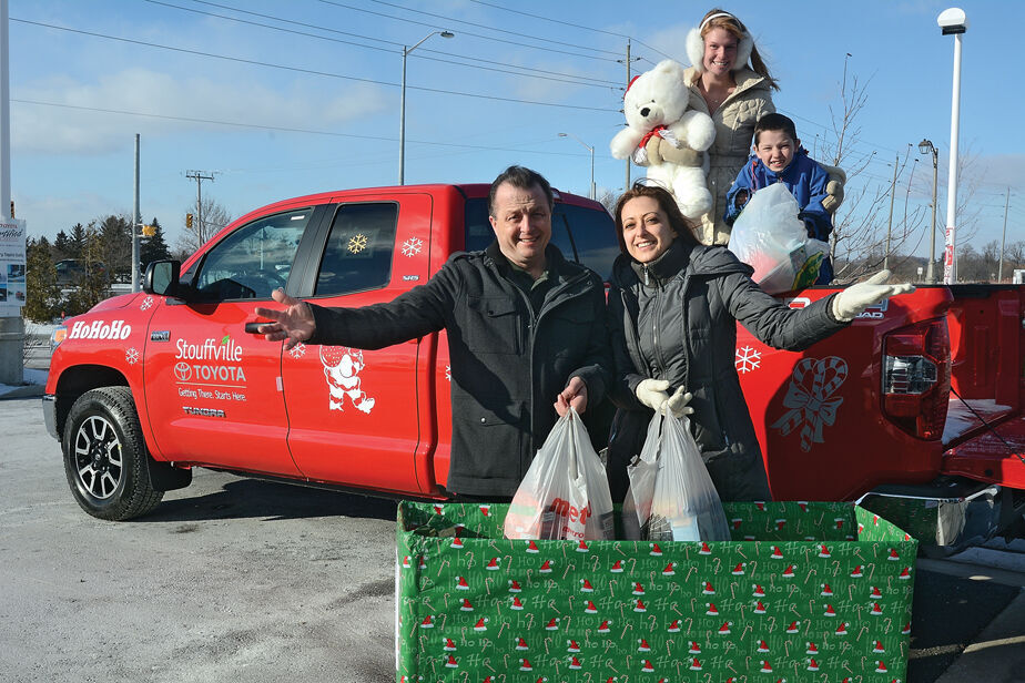 Stouffville Spirit teams up with Lions, Toyota to fill truck for food bank