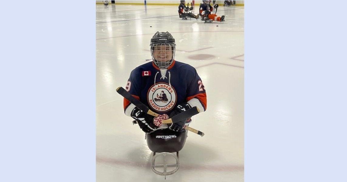 Markham teen amputee receives sledge to help hit ice