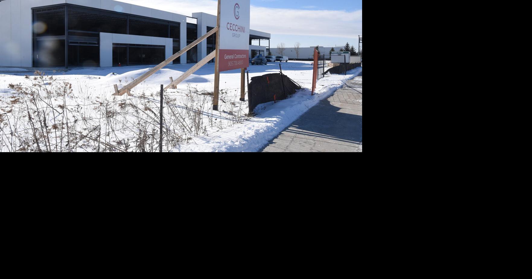WHAT'S GOING ON HERE?: Construction at Newmarket plaza in Leslie Street ...
