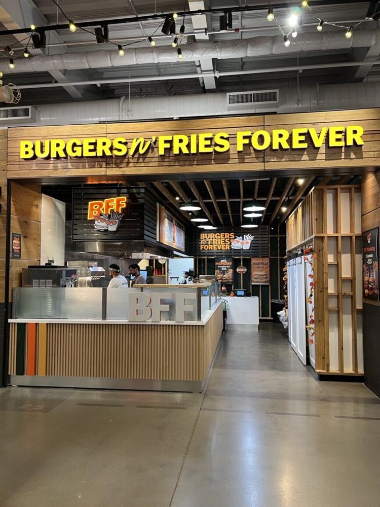 Poulet Rouge, Burgers n Fries Forever at Upper Canada Mall