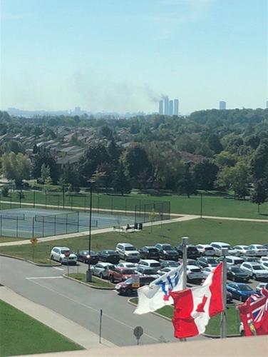 Vaughan firefighters quickly extinguish fire at top of condo building