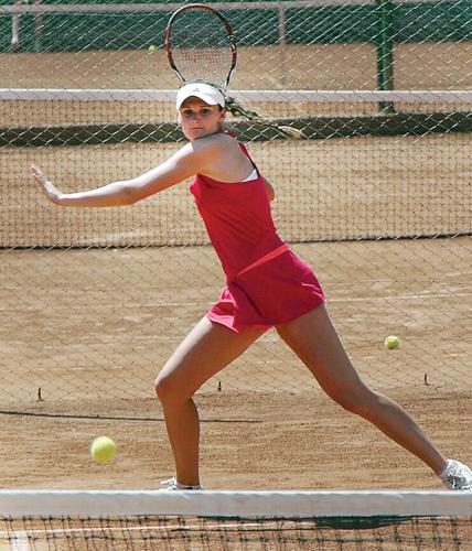 Tennis ace heads south to hone skills