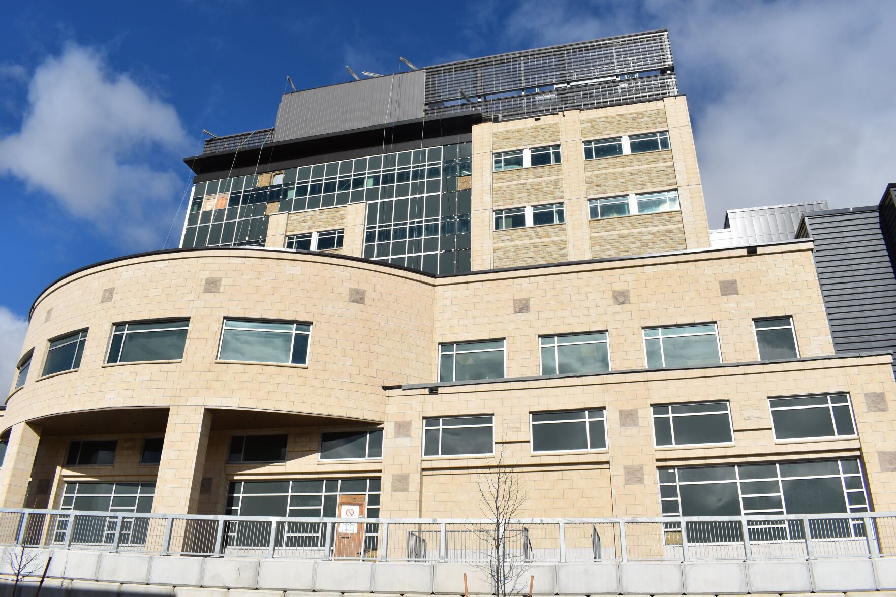 Private Richmond Hill surgical hub on Leslie nearly complete