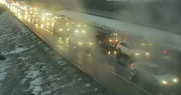 Collision prompts closure of Highway 404 in Aurora