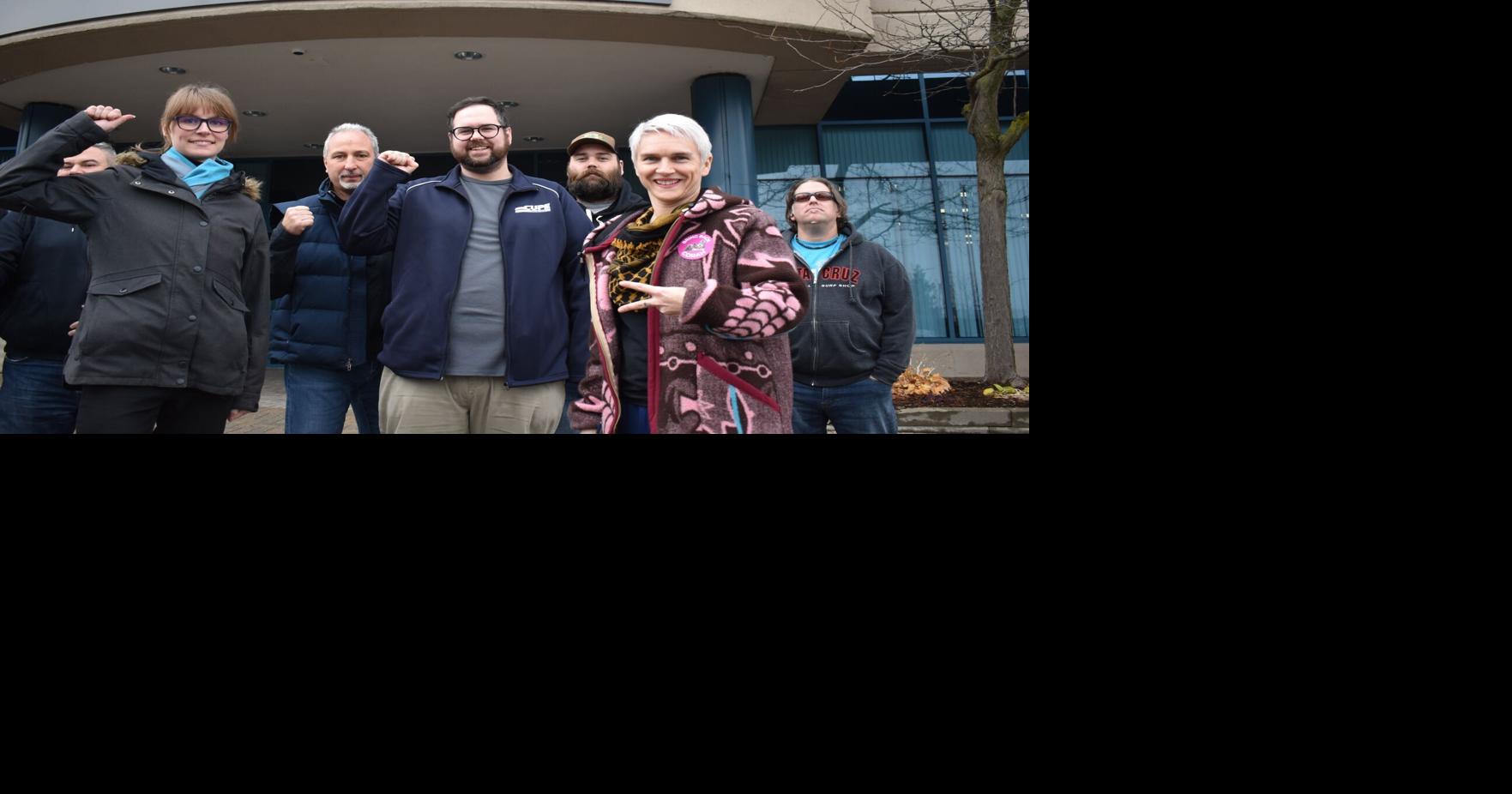 CUPE 905 municipal workers begin strike in Richmond Hill