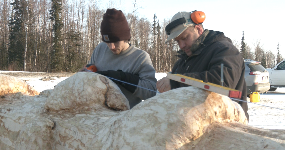Iditarod veteran Ramey Smyth races to complete iconic Burled Arch ...