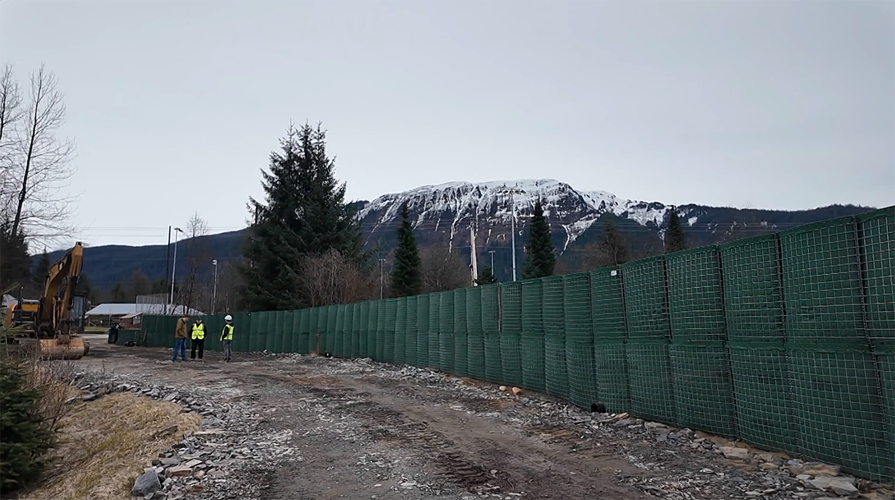 Juneau installs barriers to protect homes from Mendenhall Glacier ...