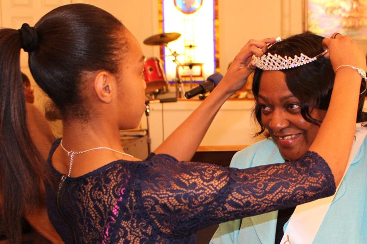 Hamlett crowned NAACP Queen | County Life | yourgv.com