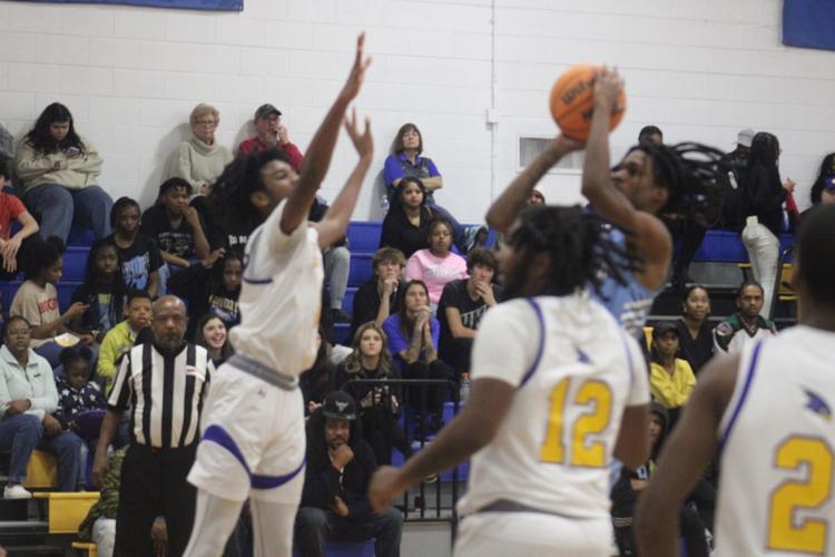 Comets ride furious pace to non-district win over Gretna | Prep Sports ...