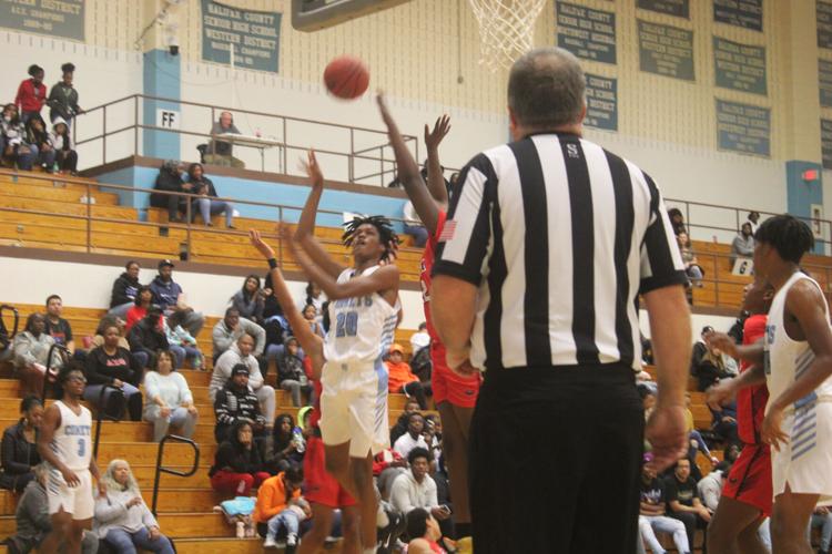 Hamlett turns in breakout performance, Halifax boys hold off scrappy ...