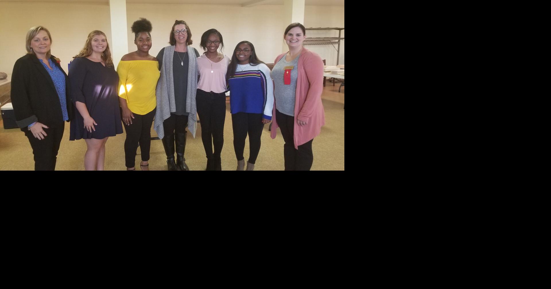 Teacher cadet students present to Phi Chapter | Society | yourgv.com
