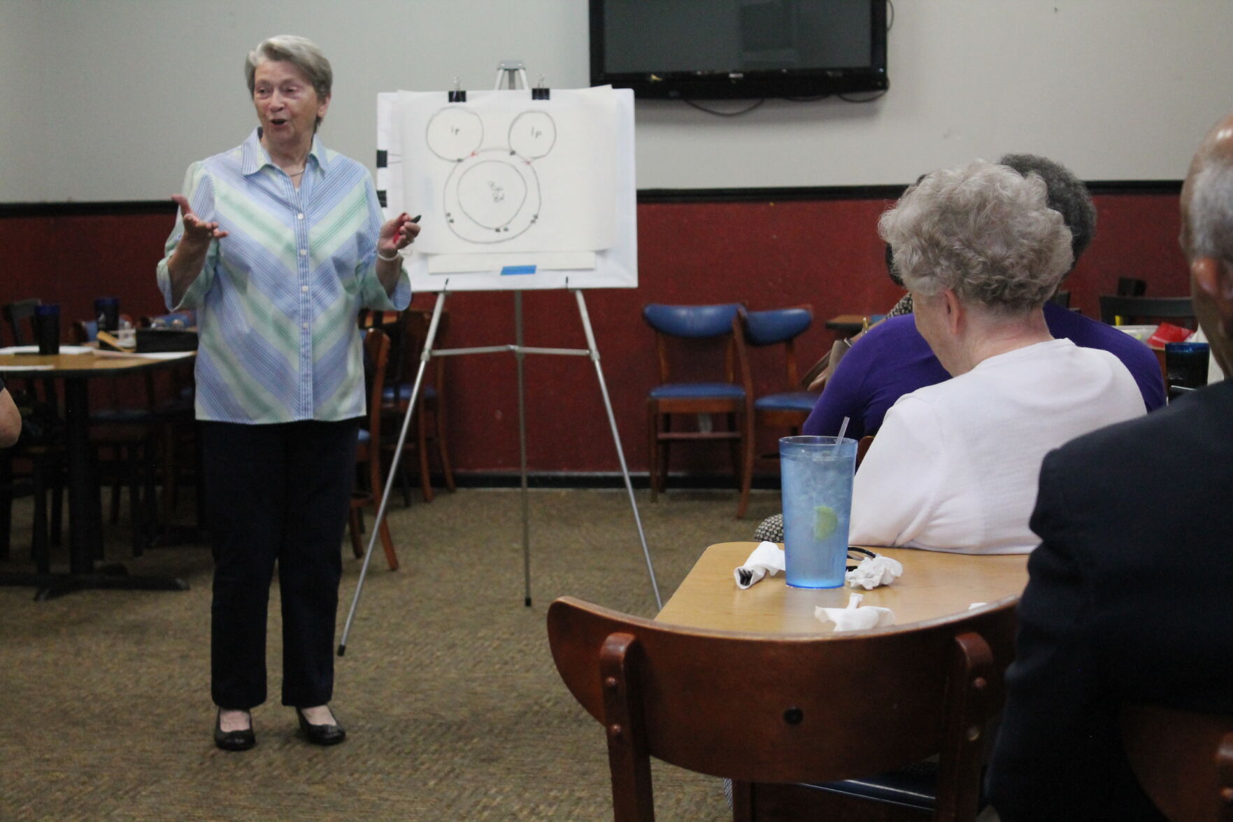 Bosiger presents talk-chalk presentation | Society | yourgv.com