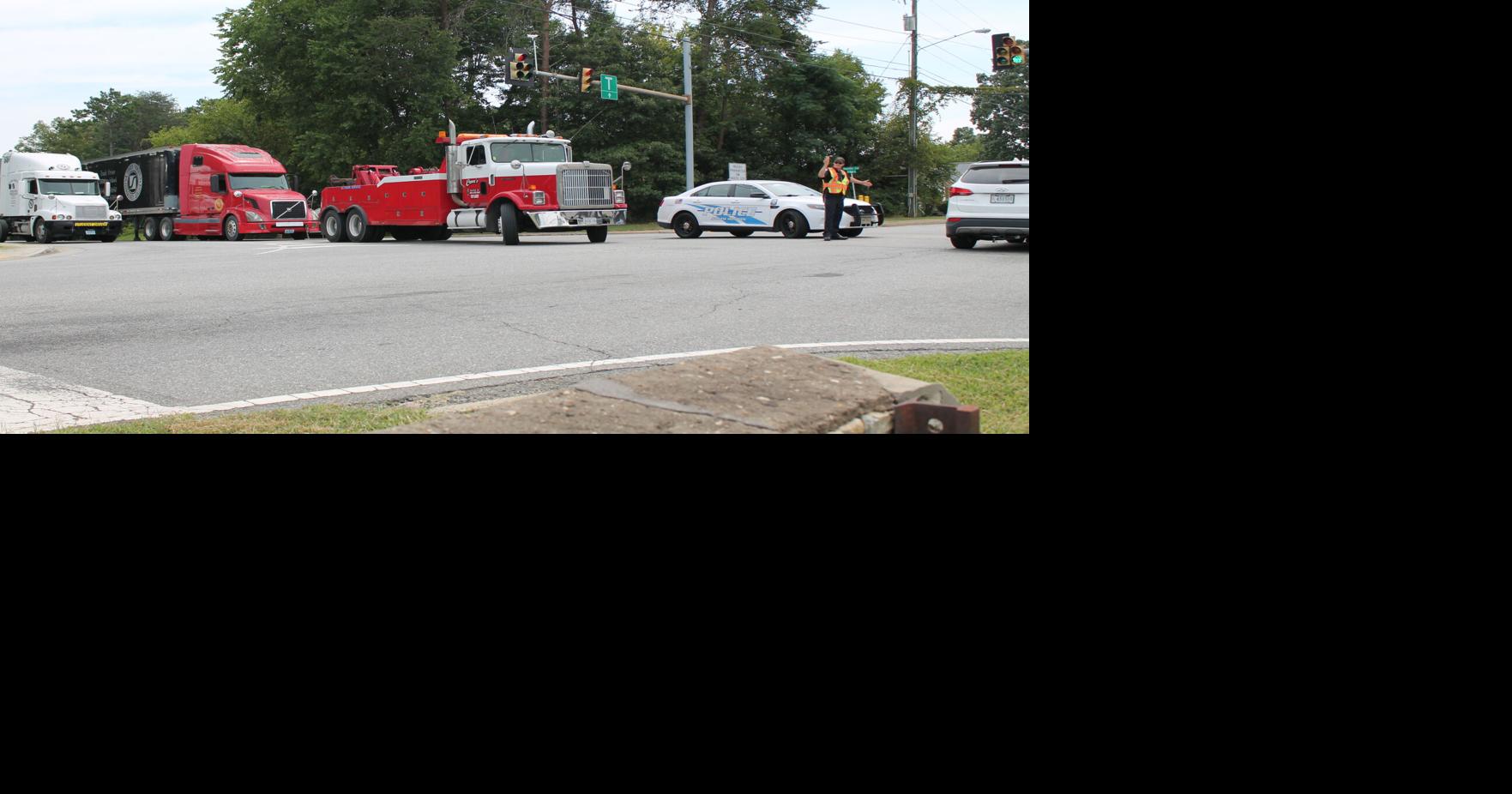 Tractor-trailer stalls | Local News | yourgv.com