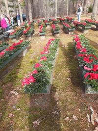 Wreaths remember the fallen in Virgilina | Local News | yourgv.com