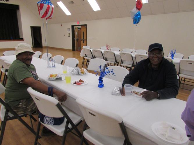Veterans trade tales at celebration lunch | Local News | yourgv.com