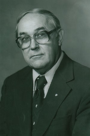Walter Claude ‘Cecil’ Anderson Jr. | Obituaries | yourgv.com