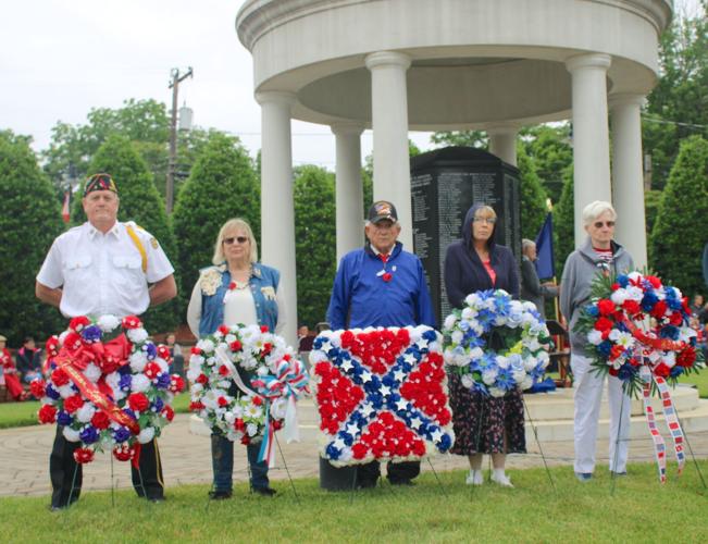 Speaker to crowd at Memorial Day program: ‘Lest we forget’ | Local News ...