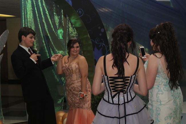 PHOTOS: HCHS Prom | County Life | yourgv.com