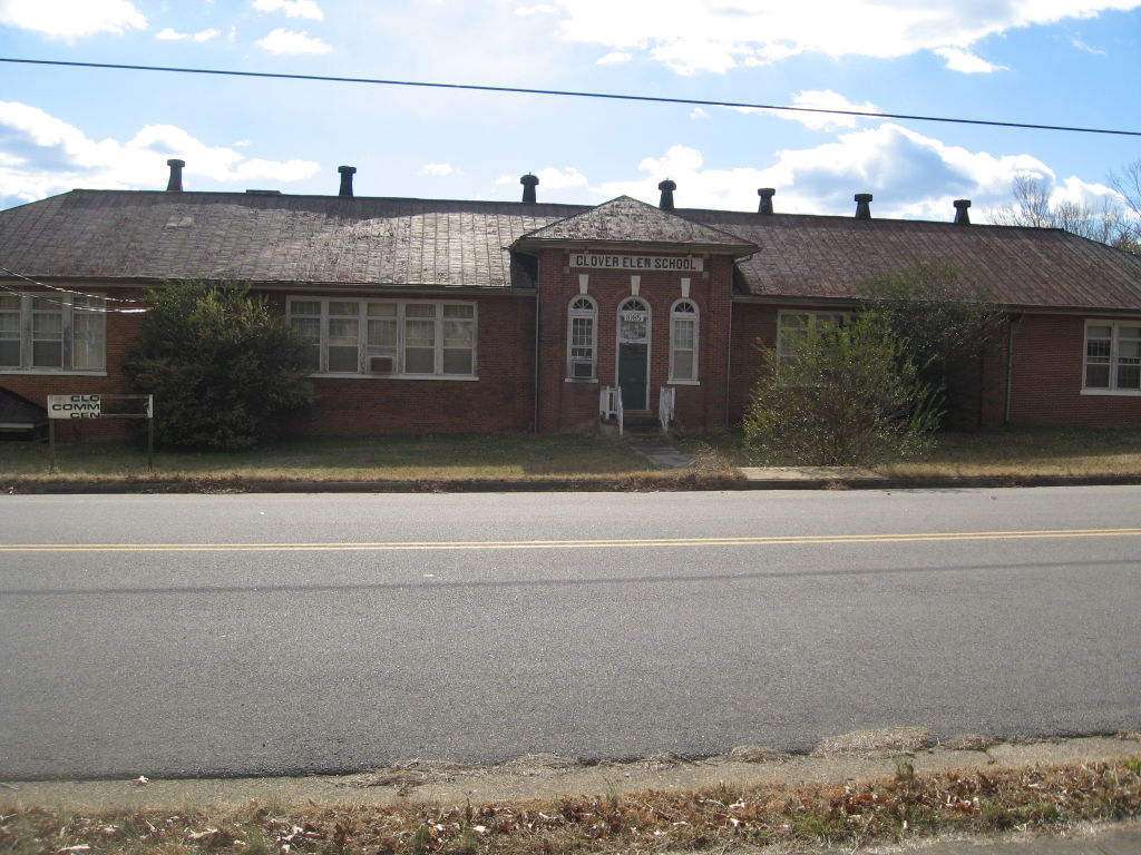 Clover school sold for $6,500 | Local News | yourgv.com