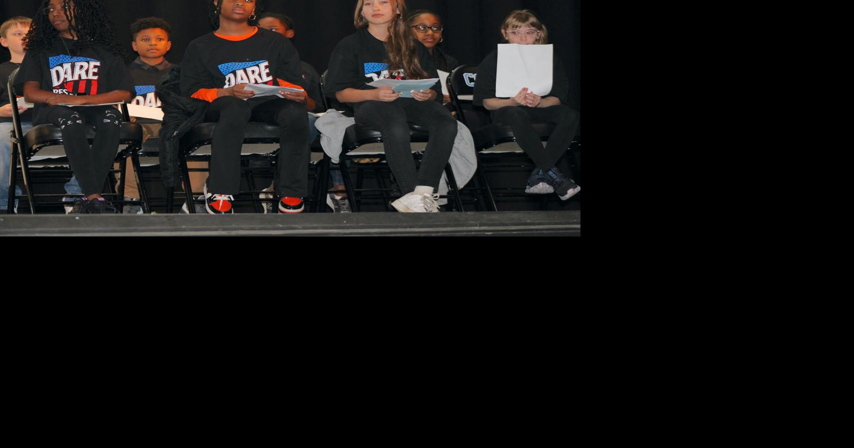 After absence of 2 decades, D.A.R.E. program celebrates fifth grade ...