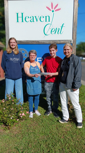 Heaven Cent donates to Scholastic Bowl | Society | yourgv.com