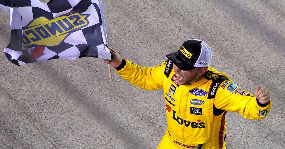 Spoiler Layne Riggs wins second straight Playoff race | Racing | yourgv.com