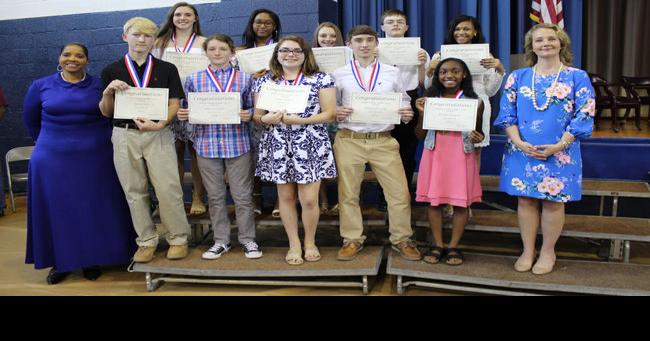 Success recognized at eighth-grade awards ceremony | Education | yourgv.com