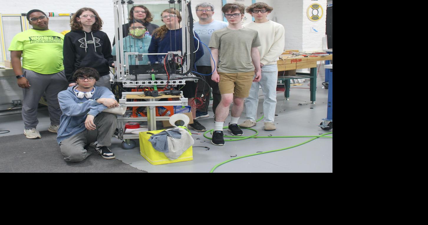Cometbots — along with their robot, Argo — headed to district ...