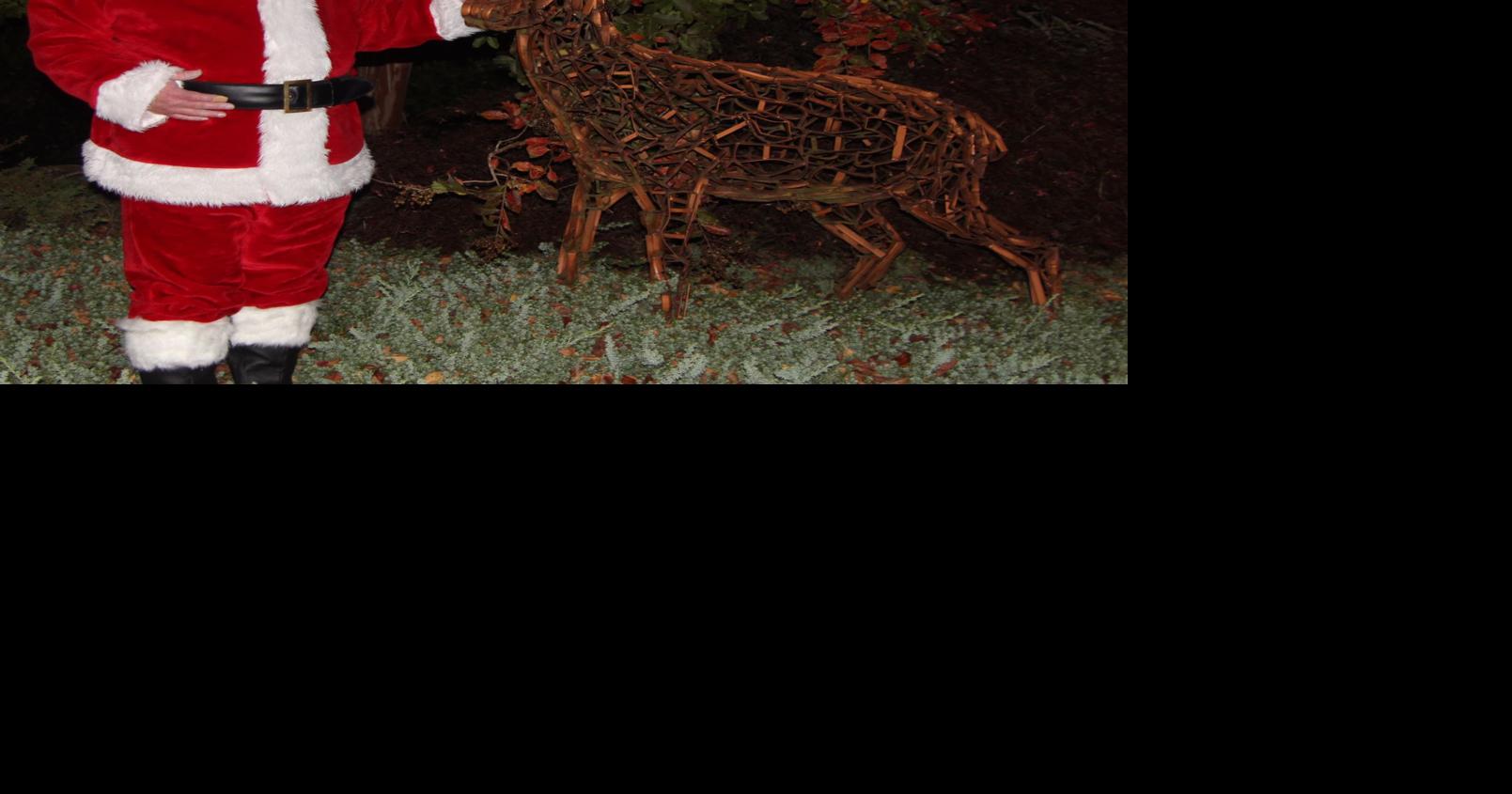 Helping with Little Theatre production, Santa makes a special trip to ...