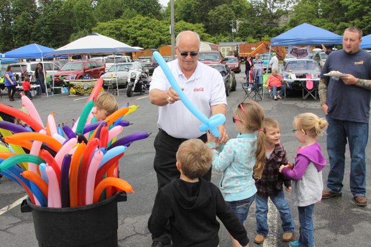 Big crowd jams South Boston Strawberry Festival | County Life | yourgv.com