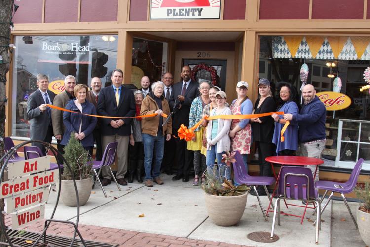 Ribbon cutting for new art gallery held Thursday in downtown South ...