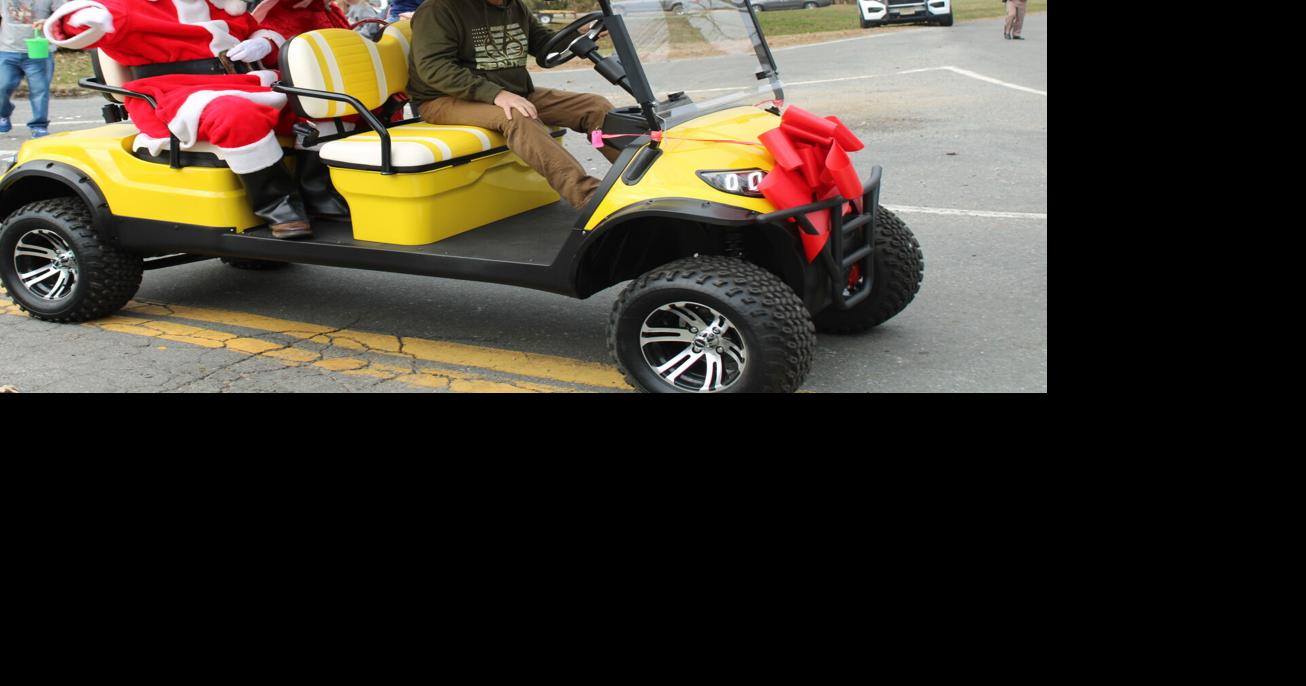 In Alton, Santa arrives in golf cart | Local News | yourgv.com